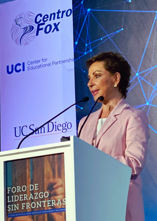 BORDERLESS LEADERSHIP: Liderazgo Sin Fronteras - Centro Fox